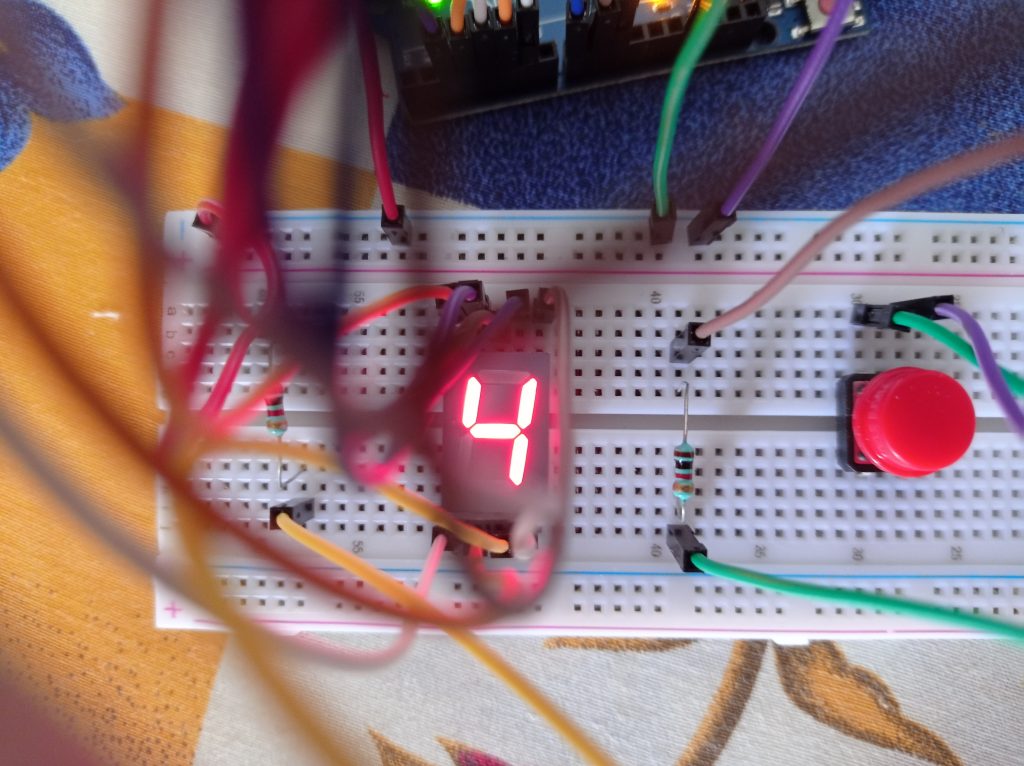 Seven Segment Display Counter With Arduino Uno Prgmine